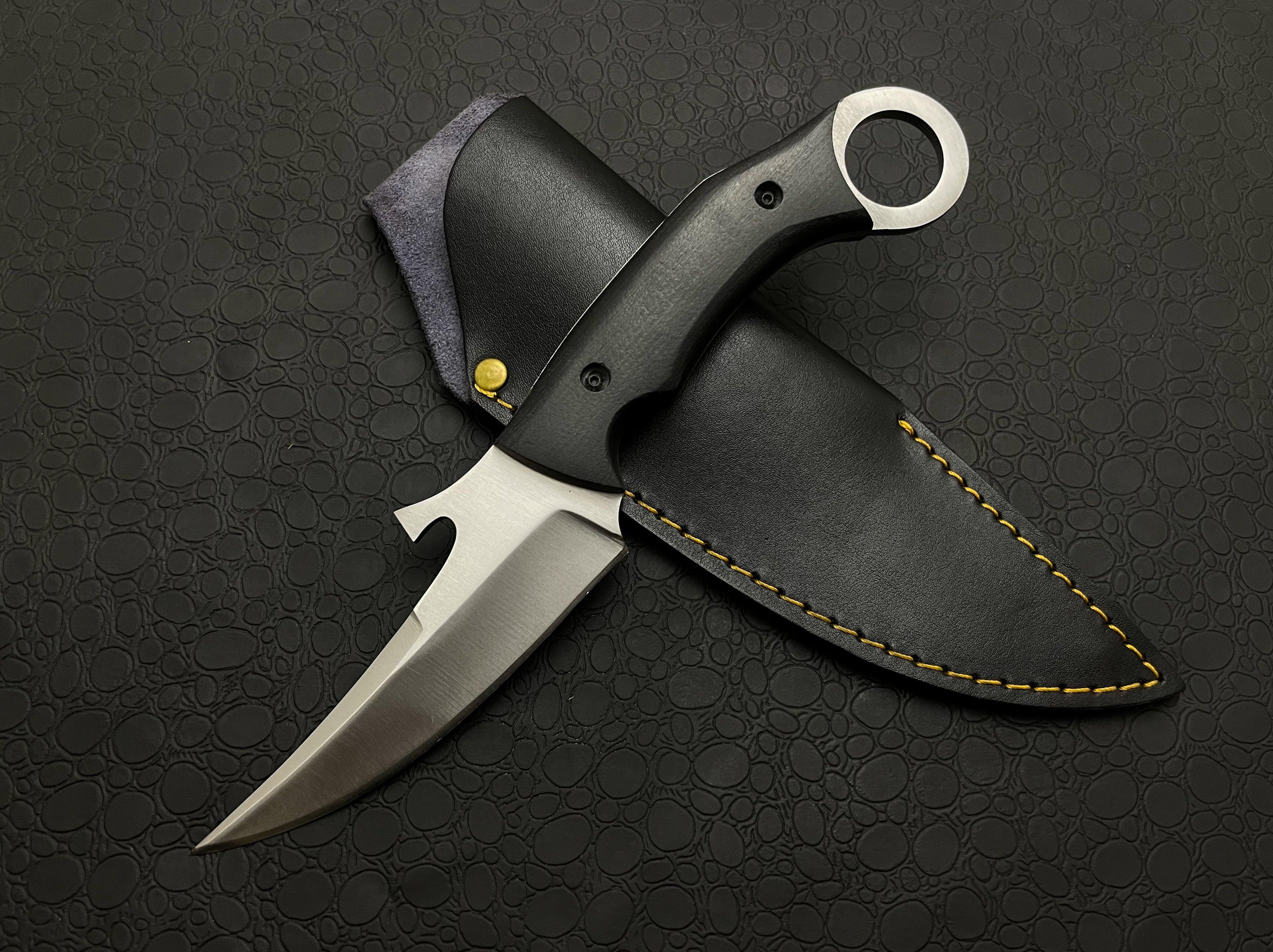Handmade Karambit Knife with Leather Sheath – The Titans Edge